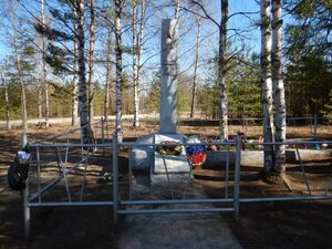 Мемориал Великой Отечественной войны (Republic of Karelia, Muyezerskiy rayon, Sukkozerskoye selskoye poseleniye, posyolok Gimoly), anıt, heykel  Karelya Cumhuriyeti'nden