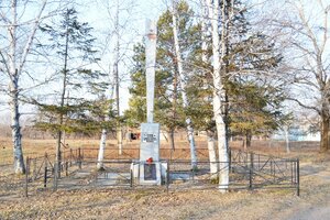 В честь воинов-односельчан, погибших в годы Великой Отечественной войны (Jewish Autonomous Region, Leninskiy rayon, selo Novotroitskoye), anıt, heykel  Yahudi Özerk Bölgesi'nden