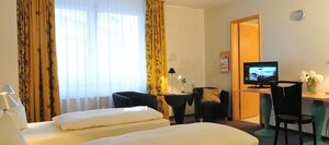 Best Western Hotel Im Forum Muelheim (North Rhine-Westphalia, Siegen-Wittgenstein, Hans-Böckler-Platz, 11), otel  Mülheim an der Ruhr'dan