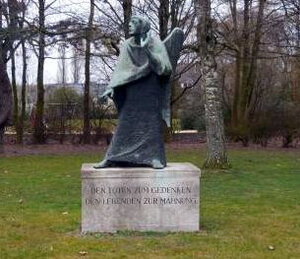 Жертвам обеих мировых войн (North Rhine-Westphalia, Krefeld, Cracau), anıt, heykel  Krefeld'den