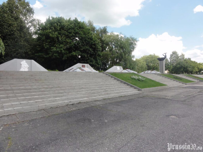 Anıt, heykel Мемориал Великой Отечественной войны, Nesterov, foto