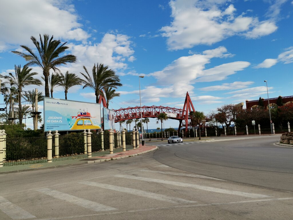 Tren istasyonu Torreblanca del Sol, Endülüs, foto