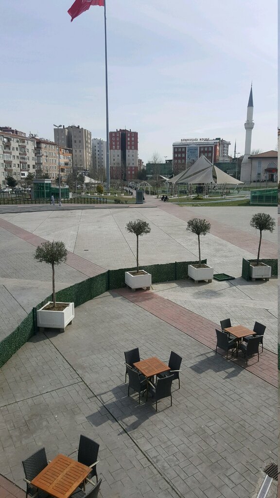 Parklar ve ormanlar Haznedar Meydan Park, İstanbul, foto
