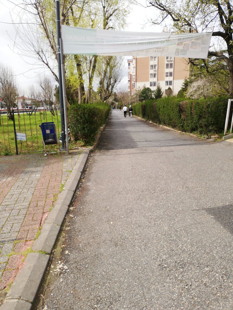 Afet ve acil durum toplanma alanı Bahçelievler Kapalı Geçici Barınma Alanı, İstanbul, foto