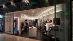 Lacoste (Europastraße No:1, Wals-Siezenheim), giyim mağazası  Salzburg'dan