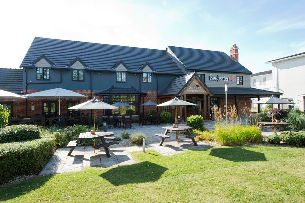 Restoran Oakley Hay Beefeater, İngiltere, foto