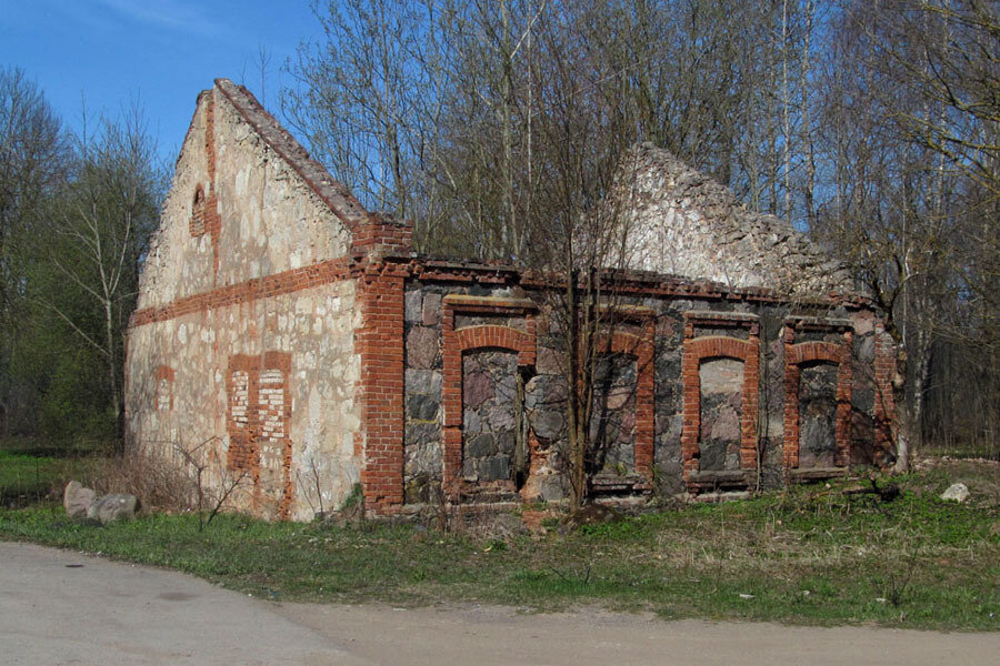 Turistik yerler Руины купеческого склада, Porhov, foto