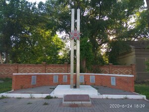 Героям Великой Отечественной войны 1941-1945 (Voronezh Region, Semiluki, Zavodskoy pereulok), anıt, heykel  Semiluki'den