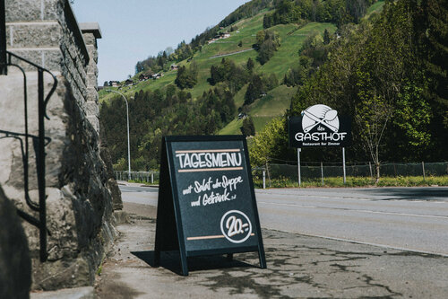Bar Der Gasthof, Uri, foto