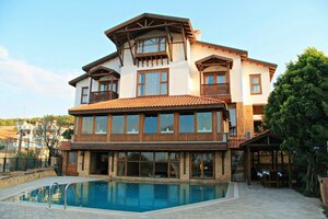 Daidalos Butik Otel (Taylıeli Mah., Taylıeli Sok., No:167, Burhaniye, Balıkesir), otel  Burhaniye'den