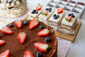 Pastry Shop Galina Zalivina (Dusi Kovalchuk Street No:1к2), pasta, şekerleme ve tatlı  Novosibirsk'ten