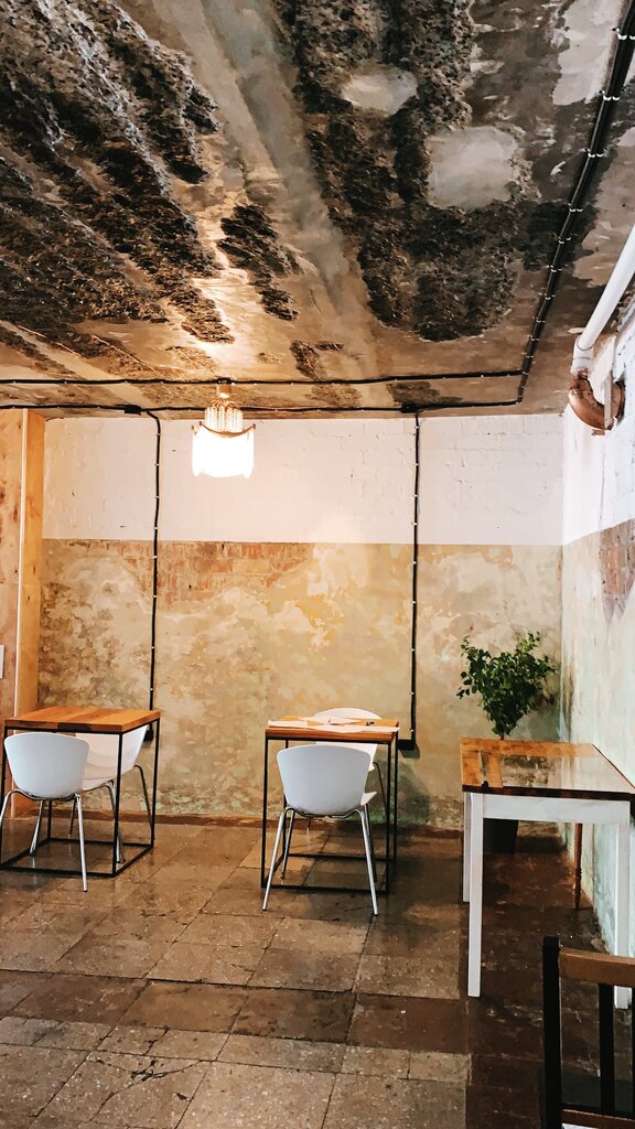 Kahve dükkanları Umnyye lyudi, Minsk, foto