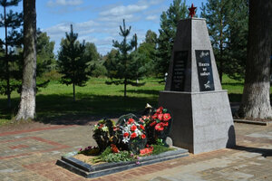 Братская могила, с. Дабужа (Kaluga Region, Sukhinichskiy District, selskoye poseleniye Dabuzha, selo Dabuzha), anıt, heykel  Kalujskaya oblastından