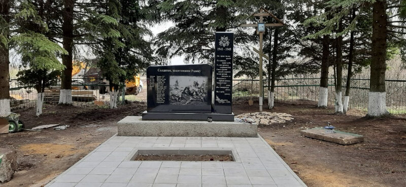 Anıt, heykel Братская могила, Orlovskaya oblastı, foto