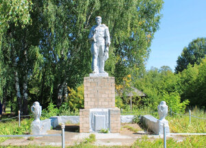Землякам, погибшим в годы Великой Отечественной войны (Udmurtian Republic, Kiznerskiy rayon, derevnya Russkaya Kosa, Tsentralnaya ulitsa), anıt, heykel  Udmurtiya'dan