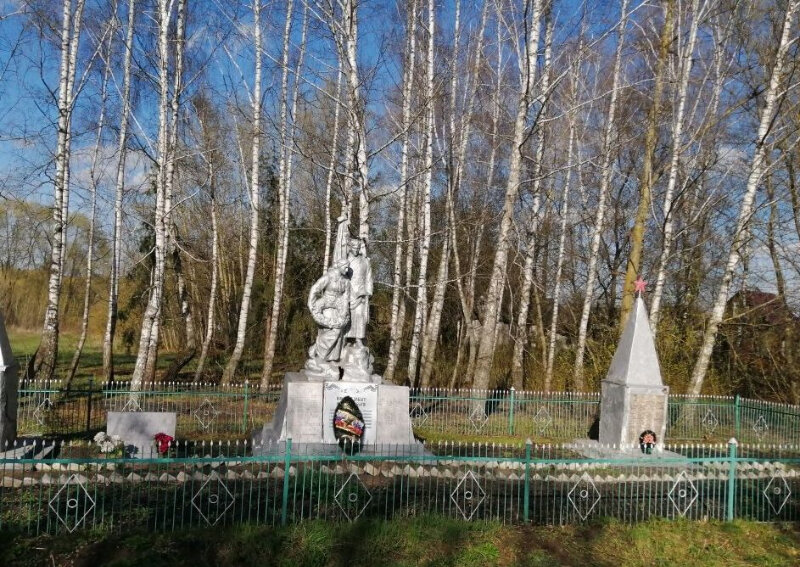 Anıt, heykel Братская могила воинам 57-й бригады войск НКВД, Orlovskaya oblastı, foto