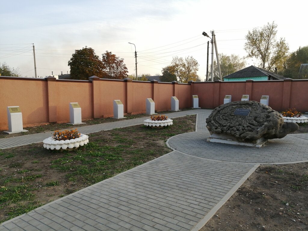 Anıt, heykel В честь ветеранов войны и труда, Sasovo, foto