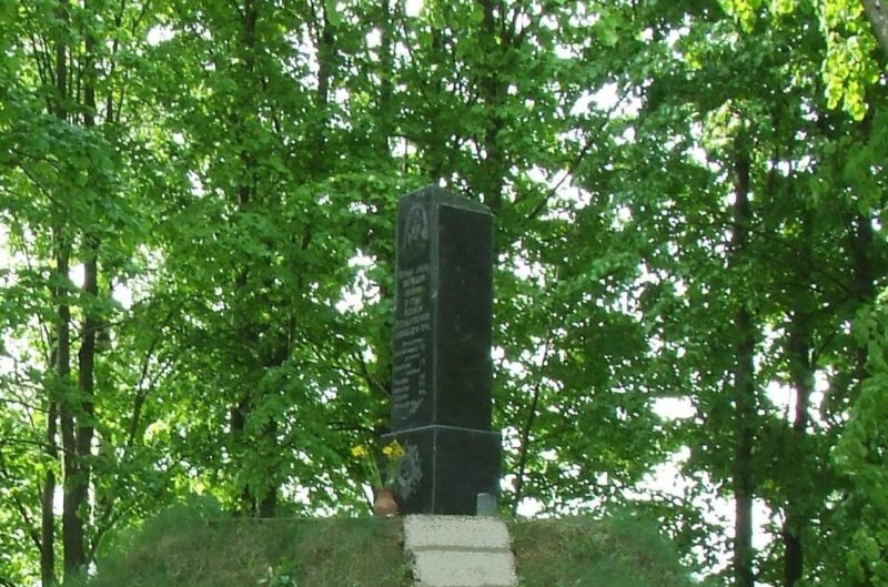 Anıt, heykel Братская могила, Mogiliovskaya oblastı, foto