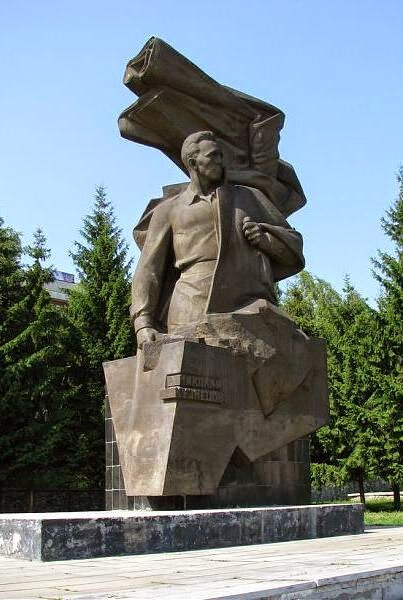 Anıt, heykel Разведчик Николай Иванович Кузнецов, Yekaterinburg, foto