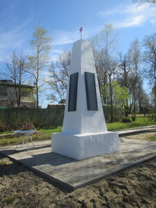 Мемориал Великой Отечественной войны (Vladimir Region, Kolchuginskiy rayon, munitsipalnoye obrazovaniye Razdolyevskoye, posyolok Vishnyovy), anıt, heykel  Vladimirskaya oblastından