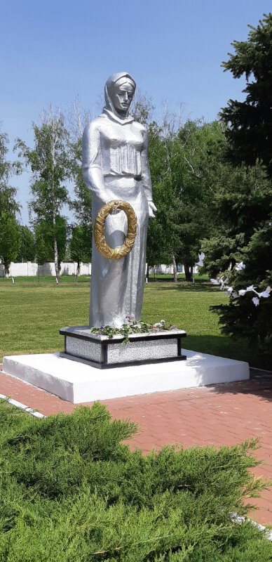 Anıt, heykel Памятник, Donetsk, foto