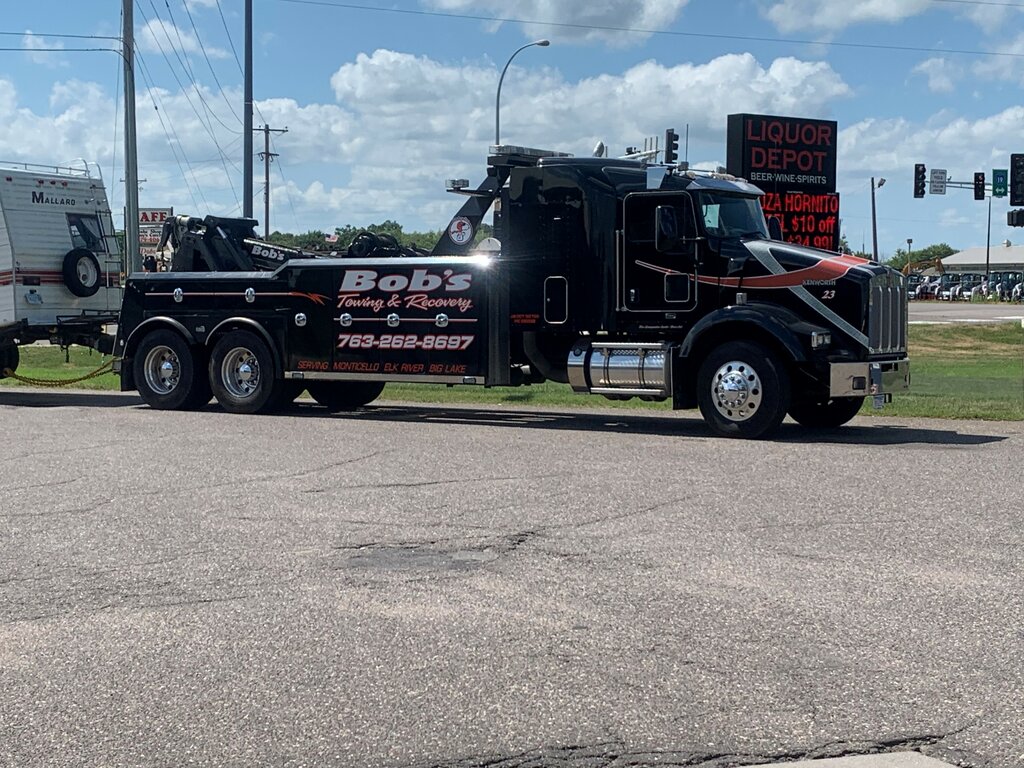 Bina yıkım hizmetleri Bob's Towing & Recovery Inc - Elk River, Minnesota Eyaleti, foto