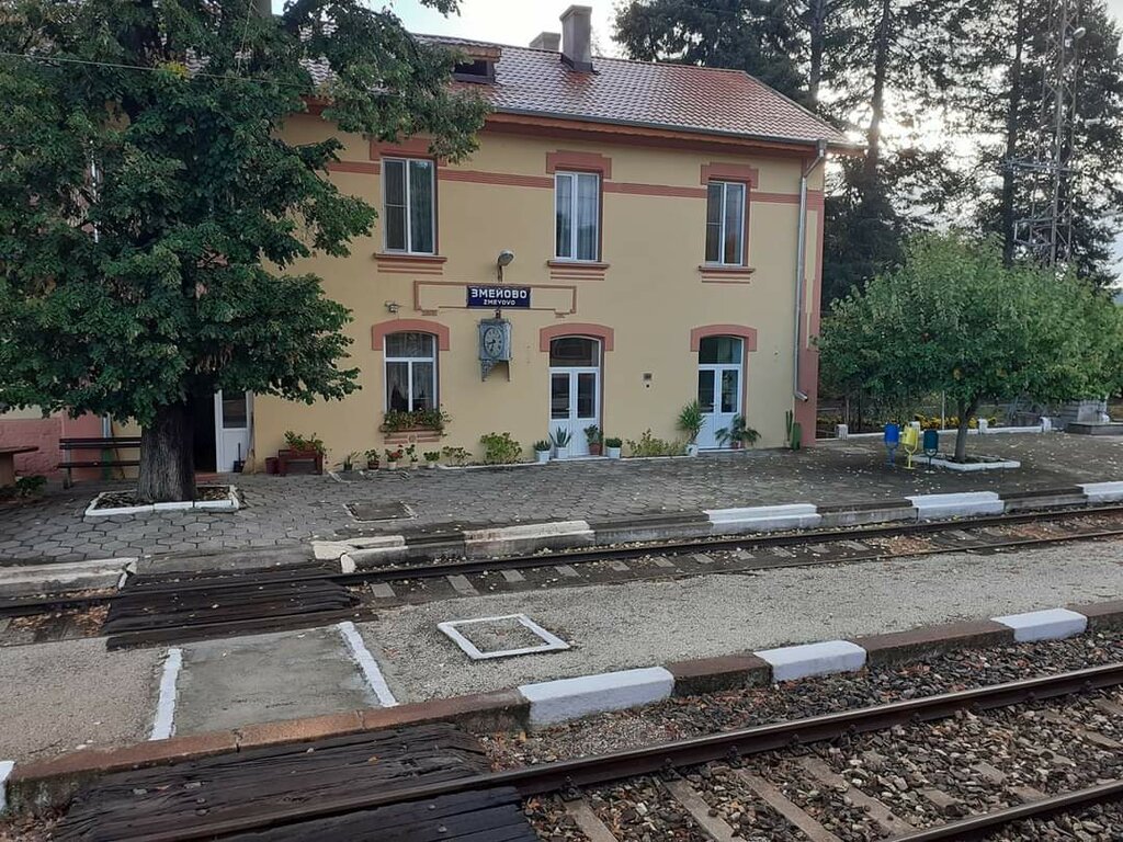 Tren istasyonu Змейово, Dünya, foto