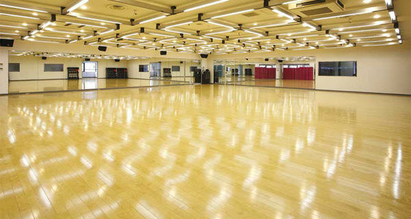 Fitness kulüpleri コナミスポーツクラブ 心斎橋, Osaka, foto