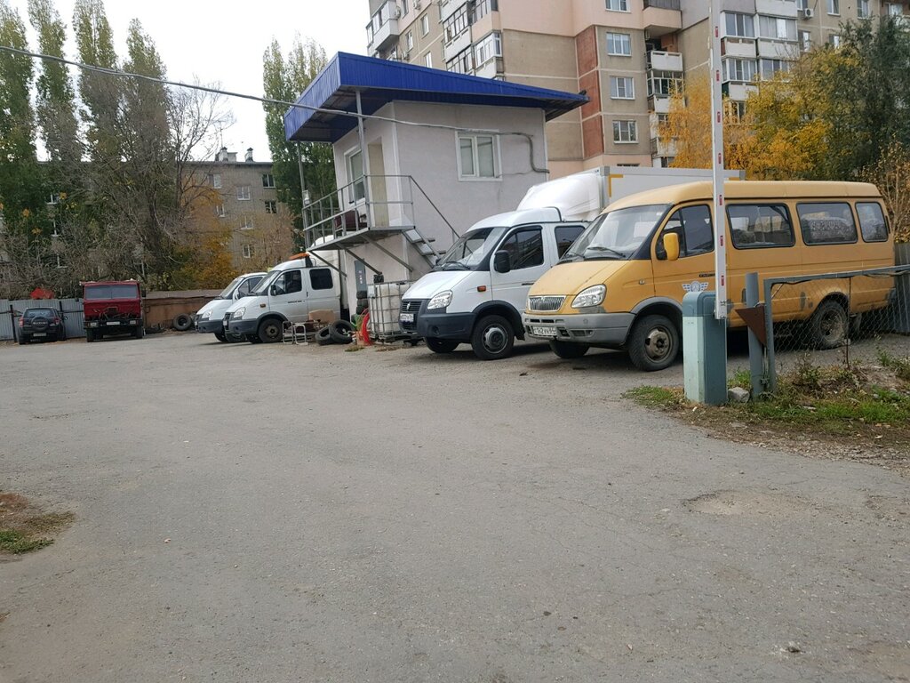 Otoparklar Parking lot, Saratov, foto