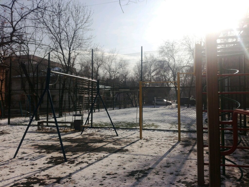 Oyun alanı Playground, Almatı, foto
