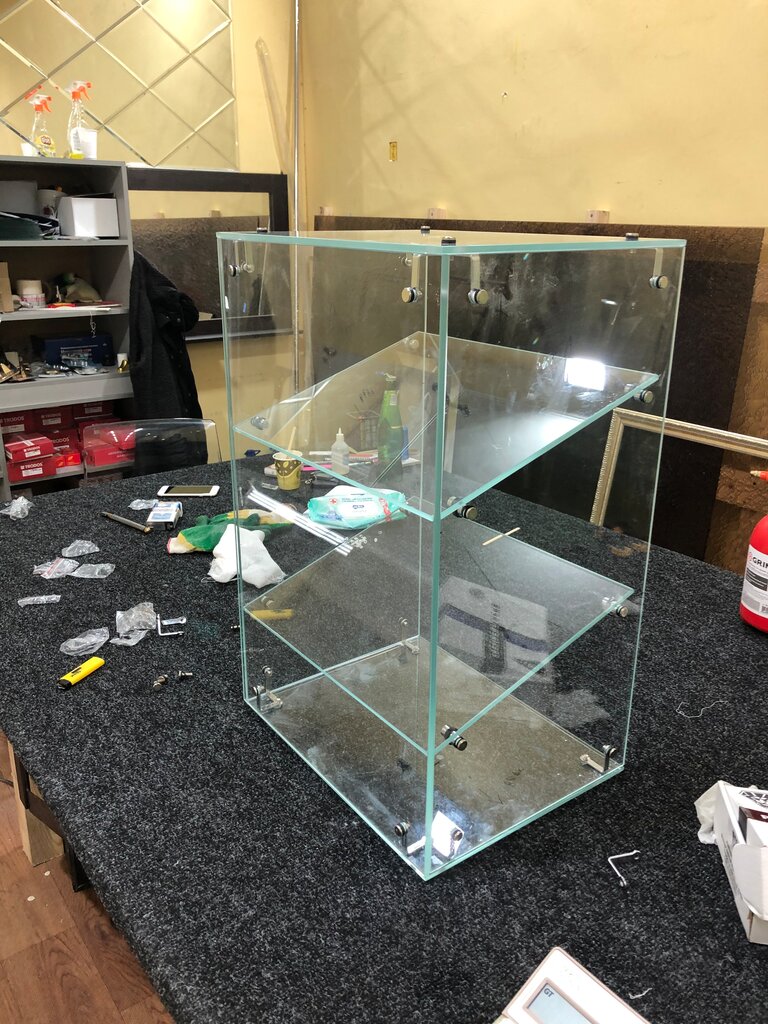 Cam ve cam ürün üreticisi Стеклянные витрины, Moskova, foto