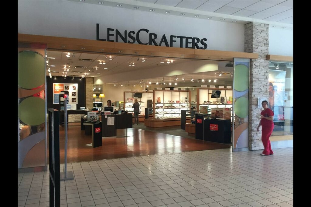 Giyim mağazası LensCrafters, İndiana Eyaleti, foto