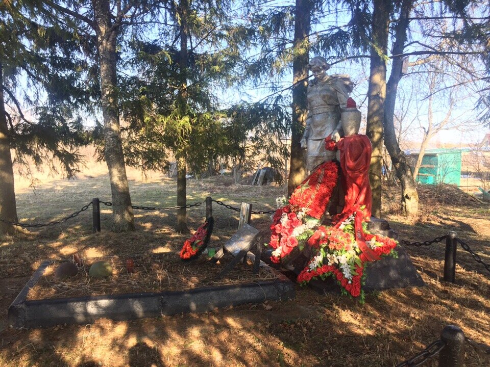 Anıt, heykel Братская могила советских воинов, Moskova ve Moskovskaya oblastı, foto