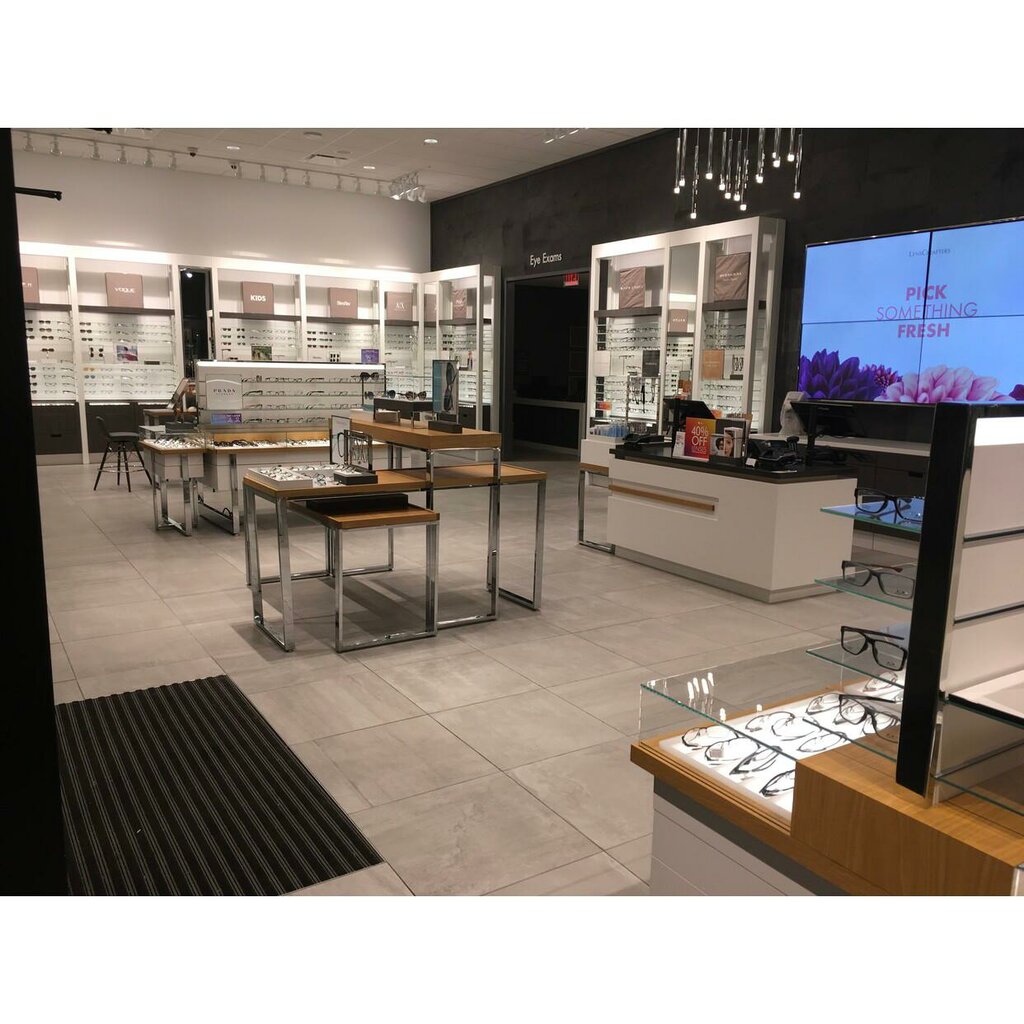 Giyim mağazası LensCrafters, Ohio Eyaleti, foto
