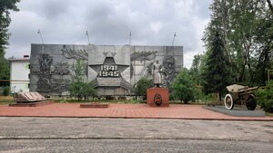 Мемориал Великой Отечественной войны (Penza Region, Nizhniy Lomov, Yugo-Zapadniy Microdistrict), anıt, heykel  Nizhny Lomov'dan