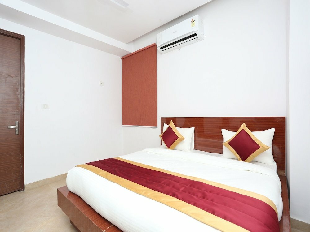 Otel Oyo 12807 Amaira Hotel and Banquets, Uttar Pradeş, foto