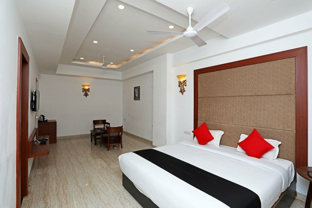 Otel Capital O 18792 The Grand Neelam, Rajpur, foto