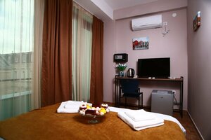 Diuma Hotel (Gia Abesadzis Street No:5, Tbilisi), otel  Tiflis'ten