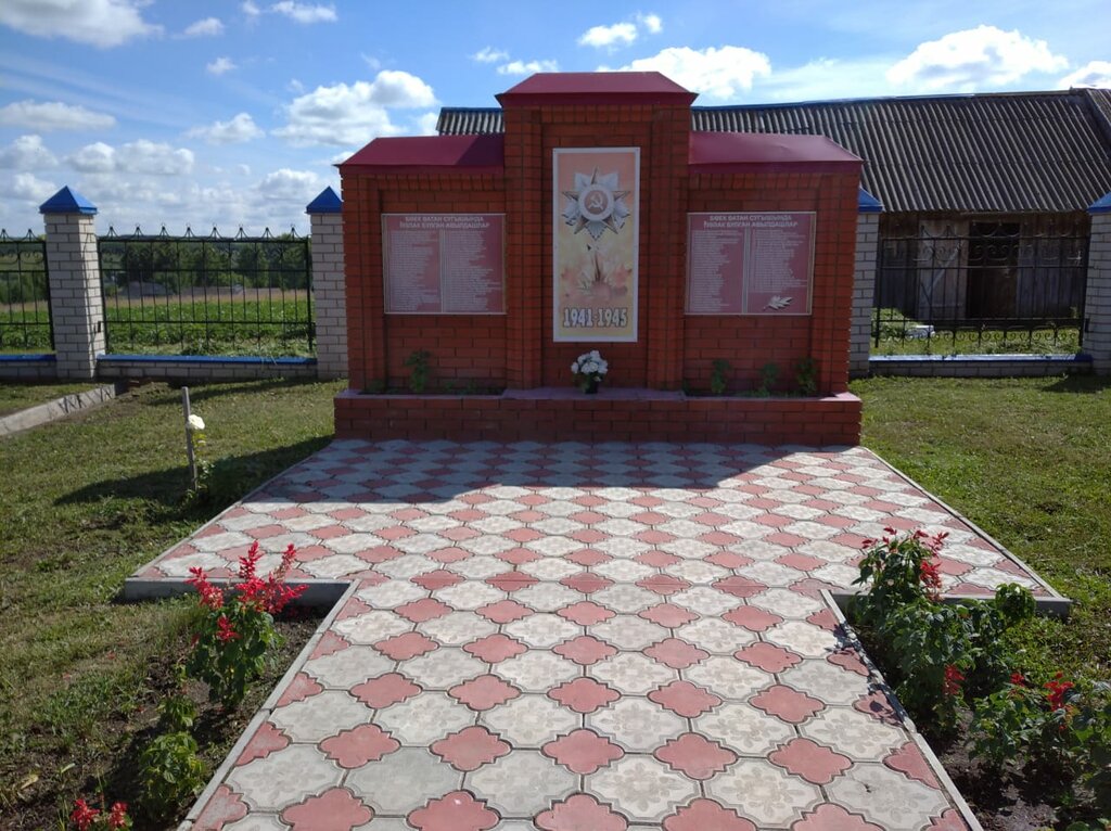 Anıt, heykel Обелиск односельчанам, павшим в годы Великой Отечественной войны, Tataristan, foto