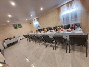 Cafe U Tarona (ulitsa Yesenina No:1, Village of Imeni 9th Yanvarya), kafe  Orenburgskaya oblastından