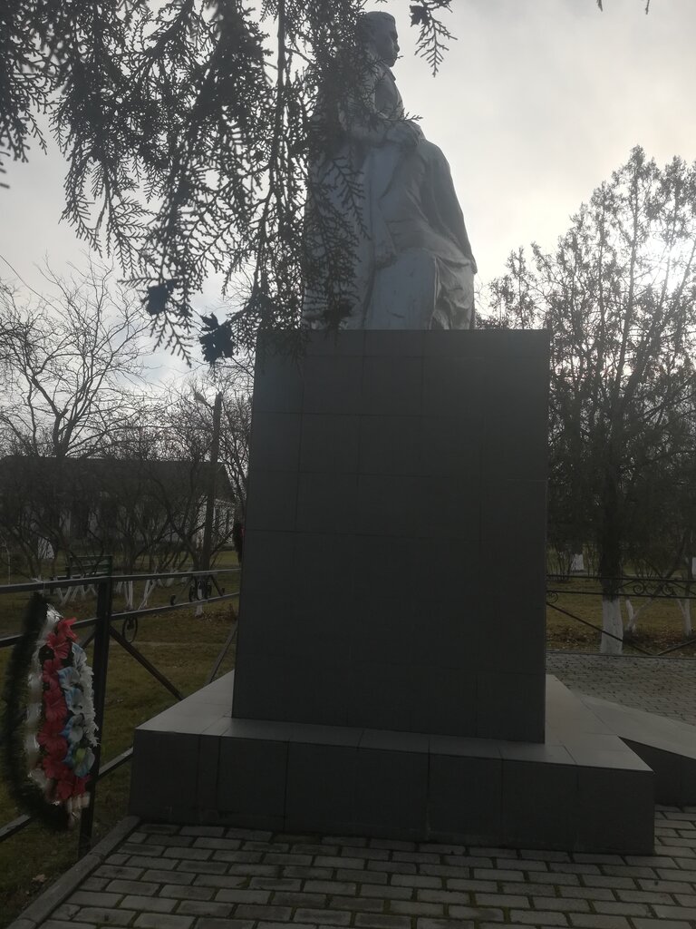 Anıt, heykel Воинам-односельчанам, павшим в годы Великой Отечественной войны, Stavropolski krayı, foto