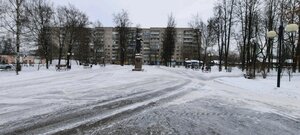 Молодёжный сквер (gorodskoy okrug Ivanovo, Oktyabrskiy District, Molodyozhny skver), kültür ve eğlence parkları  İvanovo'dan
