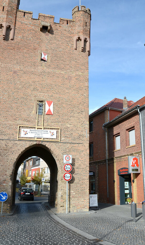 Eczaneler Apotheke am Münstertor, Kuzey Ren‑Vestfalya, foto
