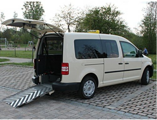 Taksi Priebe Monika Taxi u. Mietwagen, Bavyera, foto