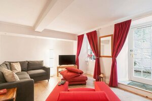 Stylish Georgian Flat in New Town (Scotland, Edinburgh, Huntly Street), otel  Edinburgh'tan