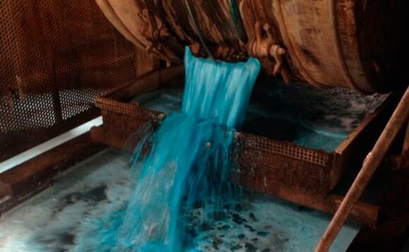 Kürk ve deri giyim mağazaları Dean S. P. A. Industria Conciaria Pelli, Campania, foto