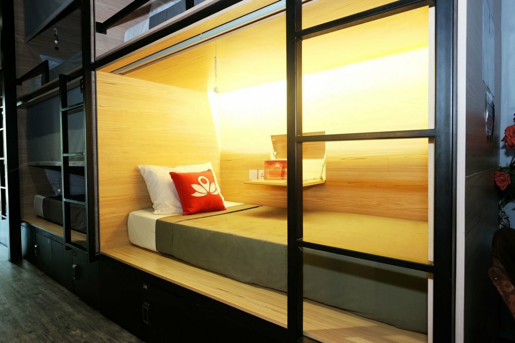 Otel Zen Hostel Gubeng Station, Surabaya, foto