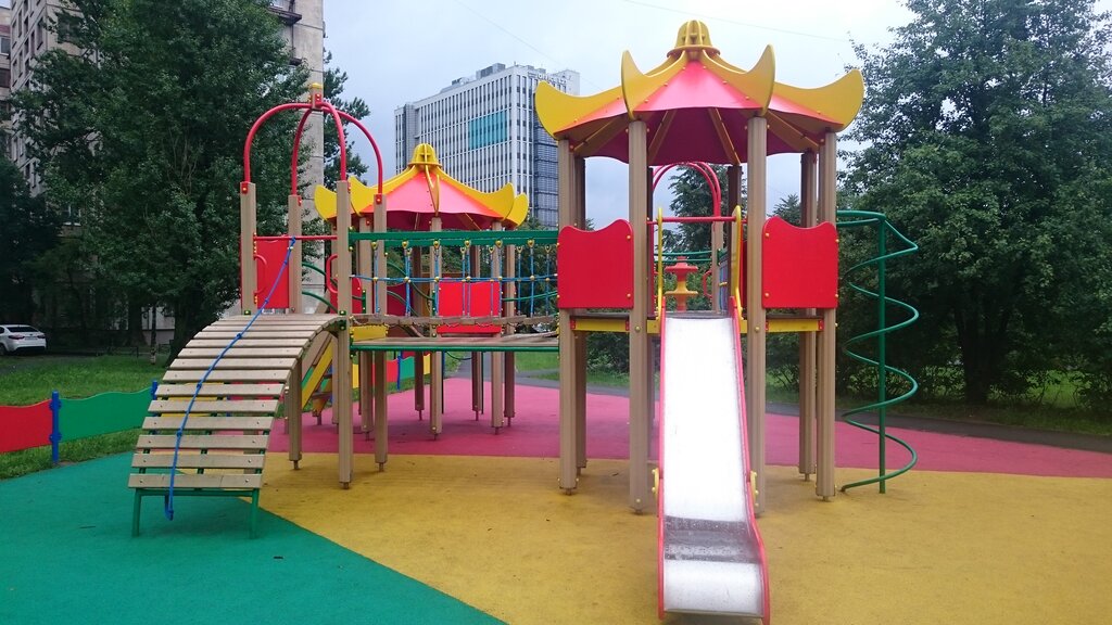 Oyun alanı Playground, Saint‑Petersburg, foto