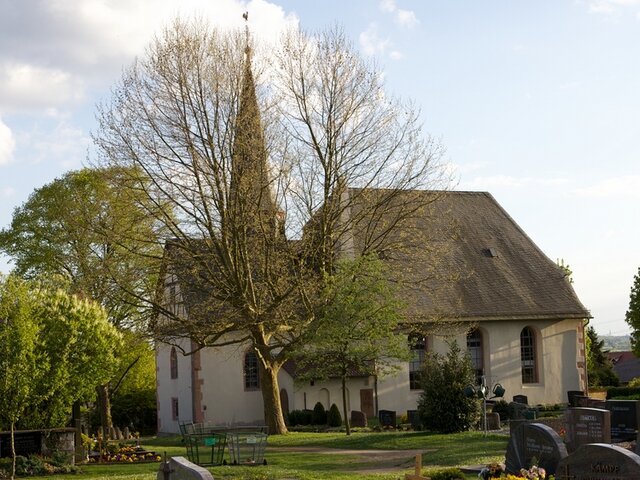 Dini dernekler Evangelische Kirche Rendel - Evangelische Gesamtkirchengemeinde Karben, Hesse, foto