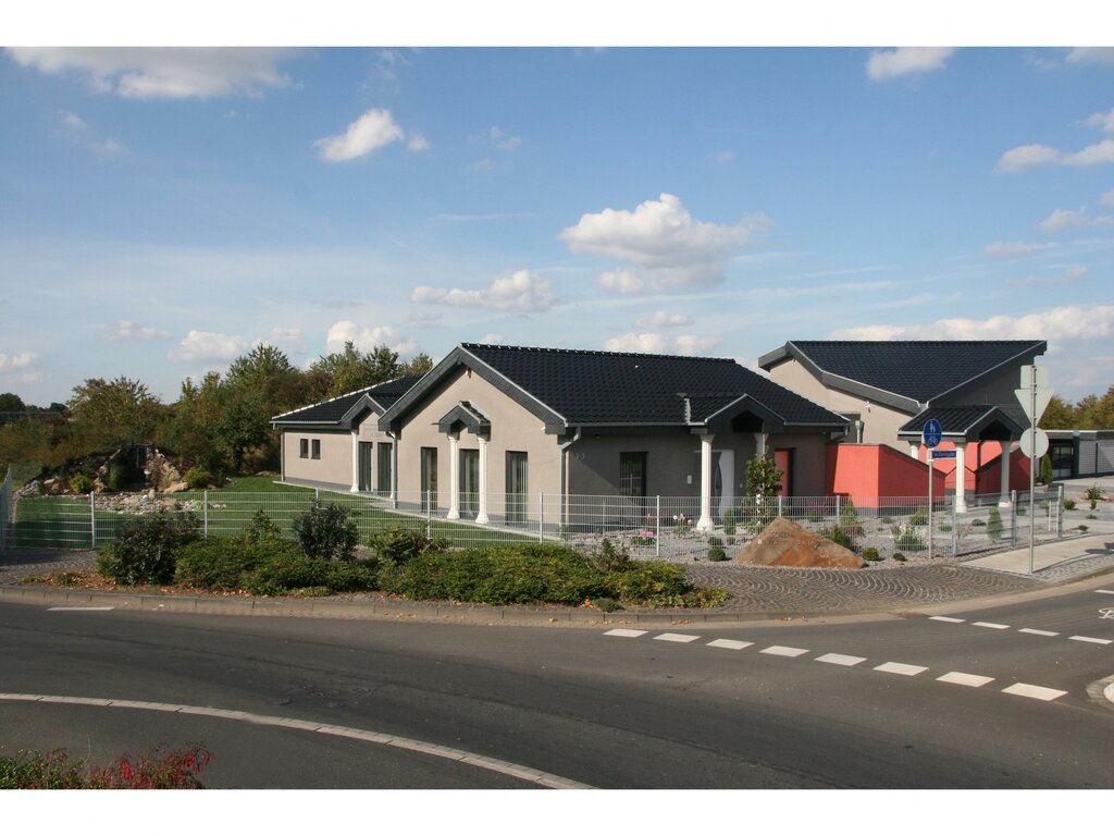 Krematoryumlar Bestattungshaus H. Klein, Rheinbach, foto
